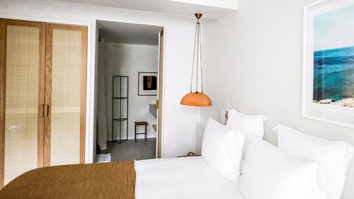 Les Roches Rouges Hotel - Rooms & Suites | Beaumier®